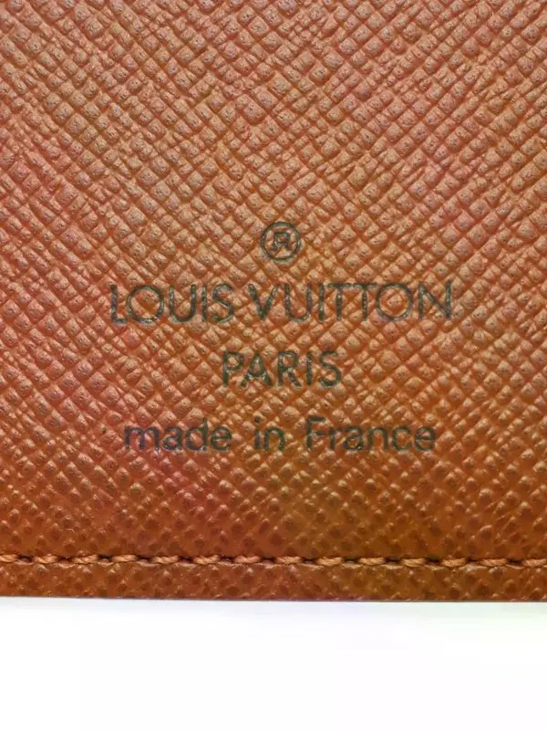 LOUIS VUITTON 2005 Monogram Bi-fold Wallet