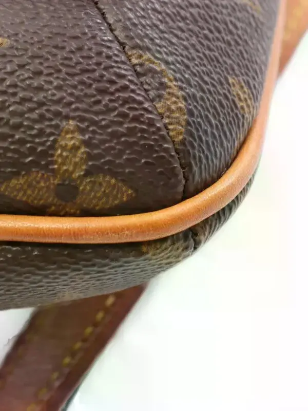 LOUIS VUITTON 2002 Monogram Shoulder Bag