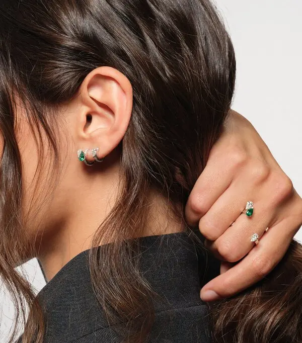 REPOSSI White Gold, Diamond And Emerald Serti Sur Vide Single Earring