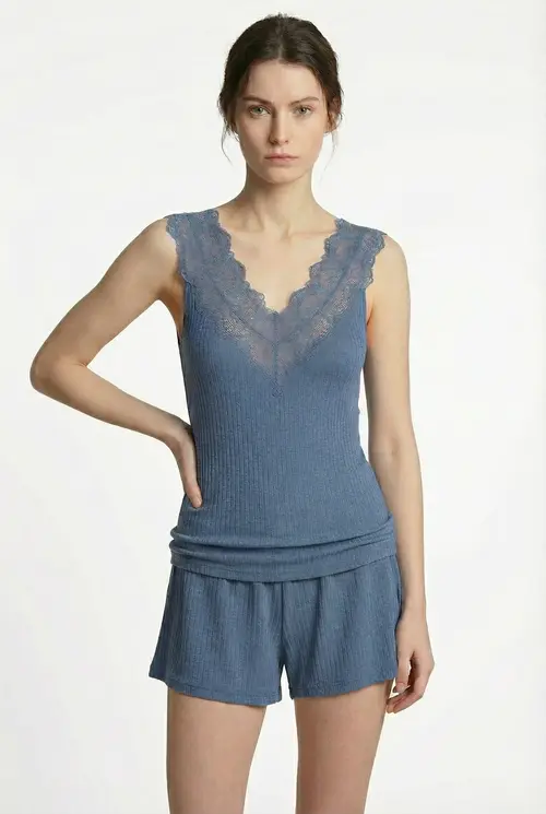 AYJE Ultra Comfort Lace-detail Comisole