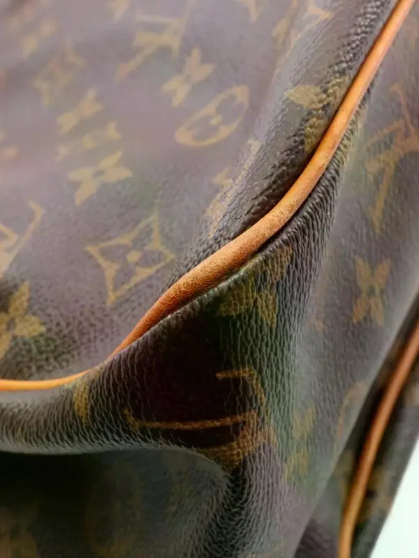 LOUIS VUITTON 2006 Batignolles Horizontal Monogram Tote Bag