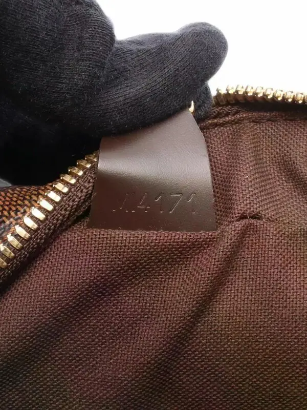 LOUIS VUITTON 2011 Shelton Gm Damier Ebene Cross Body Bag