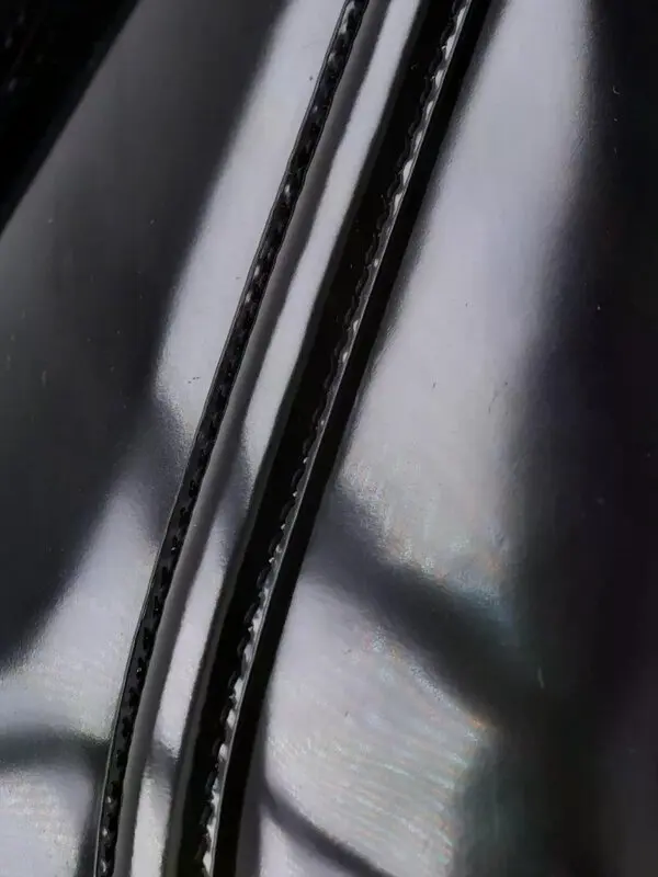 Saint Laurent Le 37 Patent Bucket Bag - Black
