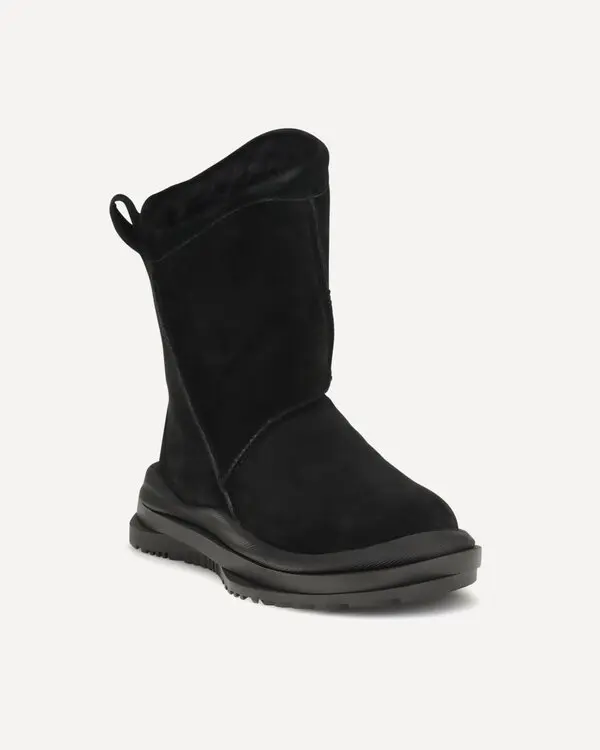 UGG Classic Distort Suede Boots