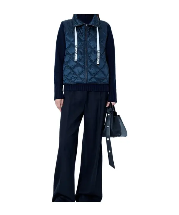 Max Mara Quilted Gilet With Drawstring Collar - Black