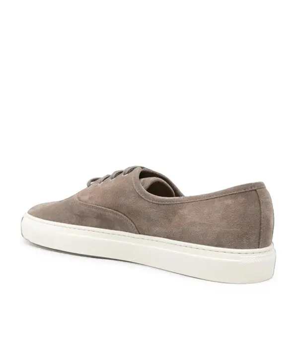 COMMON PROJECTS Four Hole Sneakers