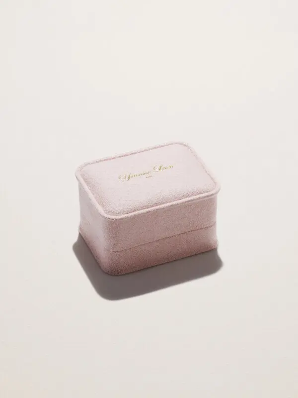 Yvonne Léon Minimalist Gold Ring