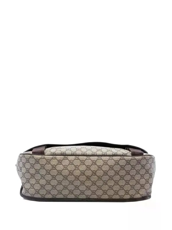 Gucci 2021-2026 Gg Supreme Messenger Bag Crossbody Bag