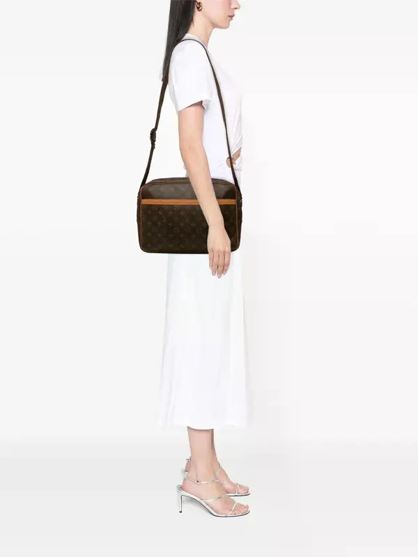 LOUIS VUITTON 1998 Monogram Reporter Gm Crossbody Bag
