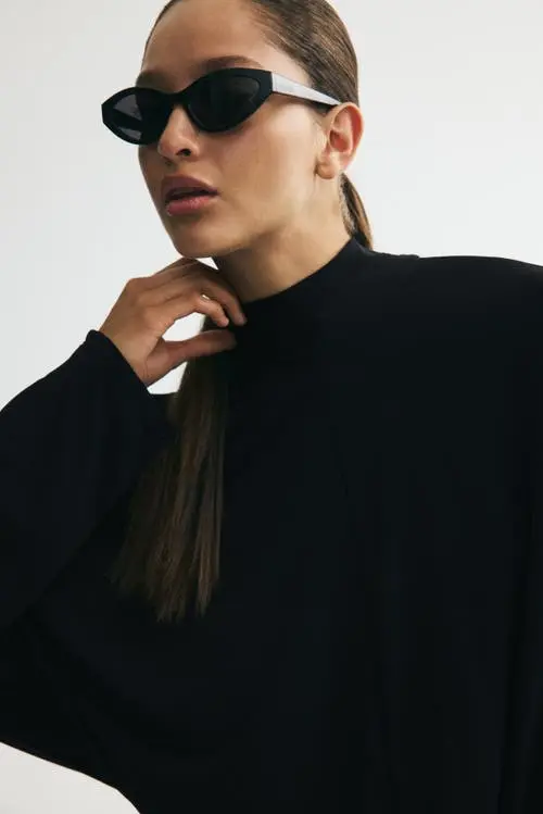 H&M Batwing-sleeved Tie-detail Dress - Black