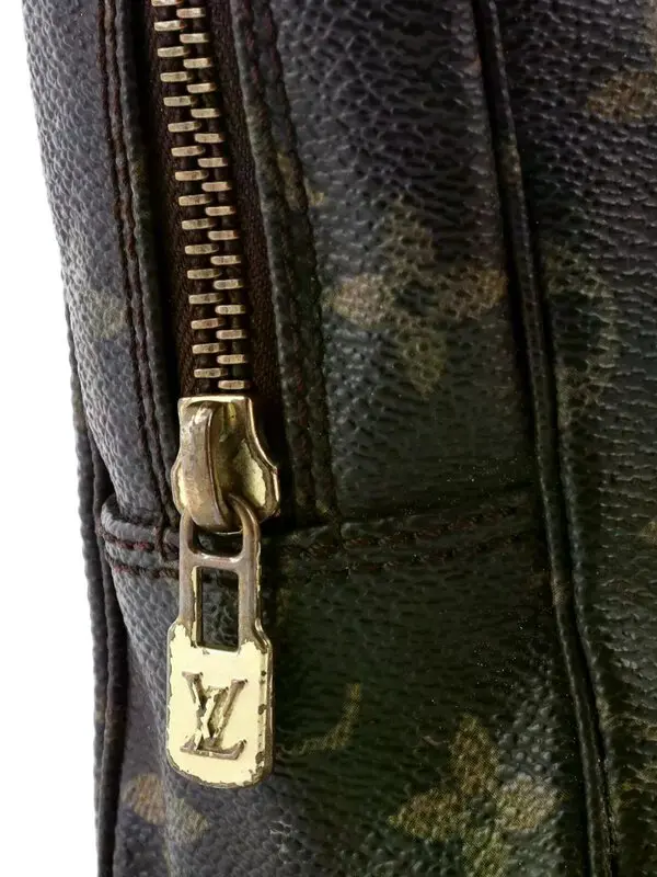 LOUIS VUITTON Trousse Toiletry Monogram Canvas 23 Pouch
