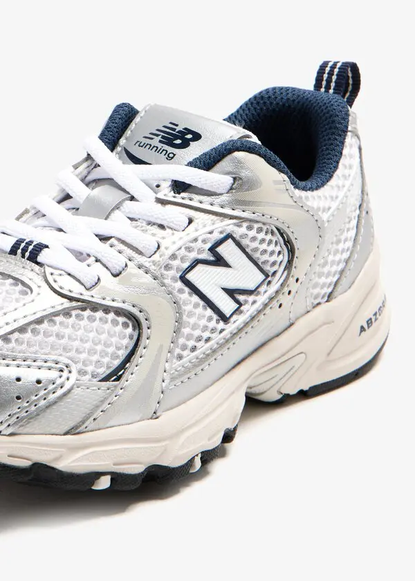 NEW BALANCE 530 Sneakers