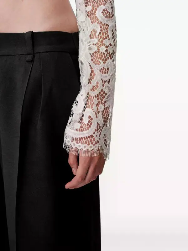 CONCEPTO Mist Lace Long-sleeved Cropped Blouse