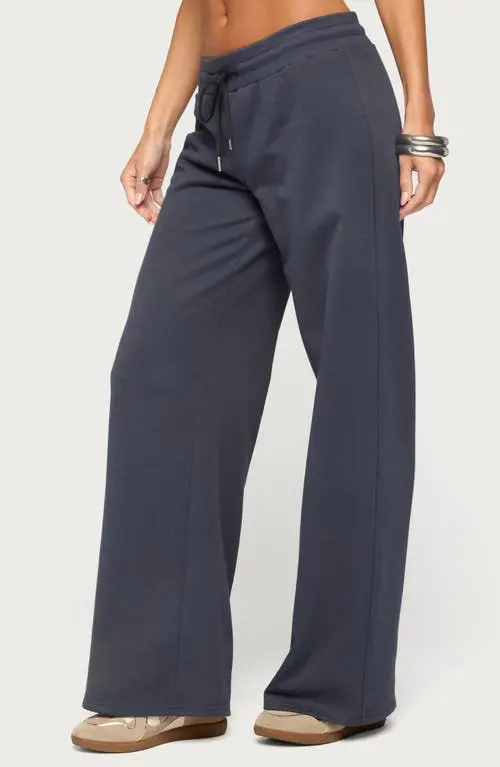 EDIKTED Paeva Low Rise Wide Leg Sweatpants