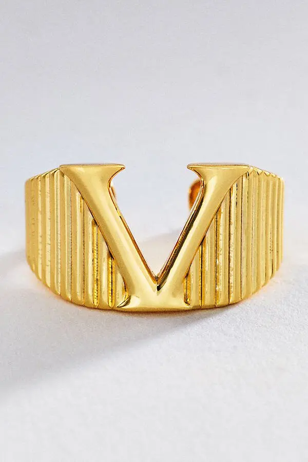 LUV AJ Itial Rige Signet Rg - V