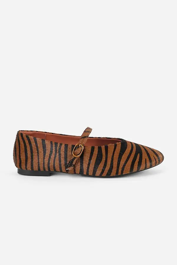Intentionally Blank Larisa Mary Jane Flats - Zebra