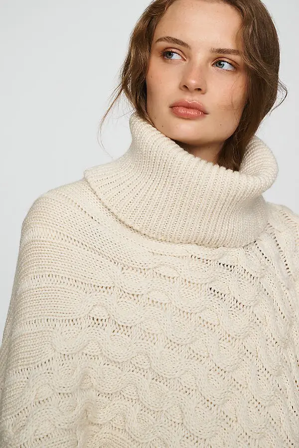MANDINGA Nahuel 100% Mero Wool Poncho