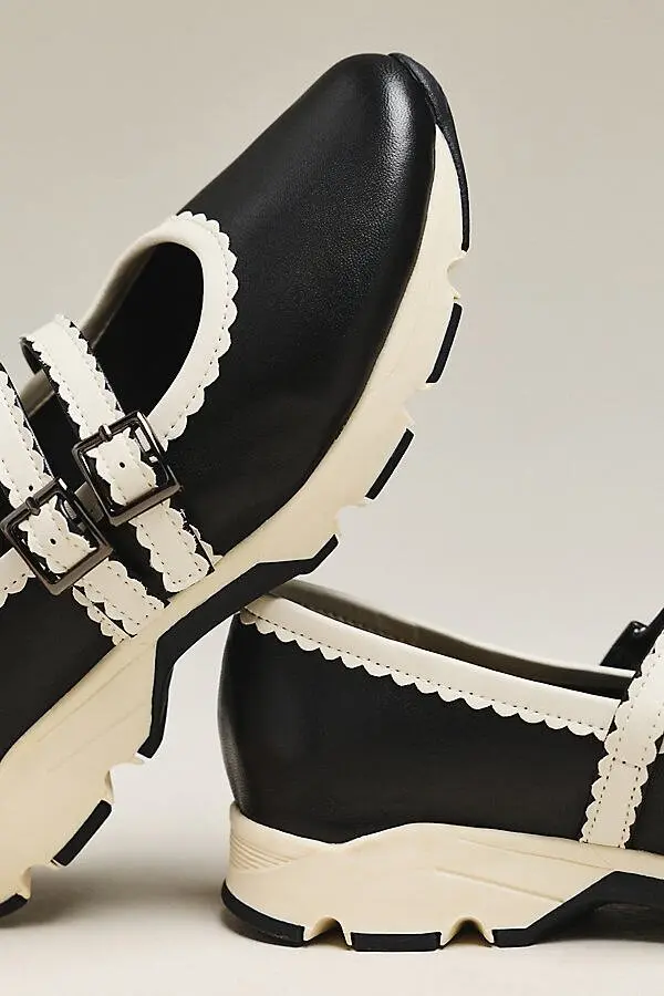 ALL BLACK Double-scalloped Mary Jane Flats