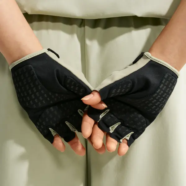 Nike Skims 2.0 Training Gloves