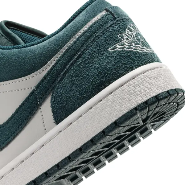 JORDAN Air 1 Low Shoes - Green