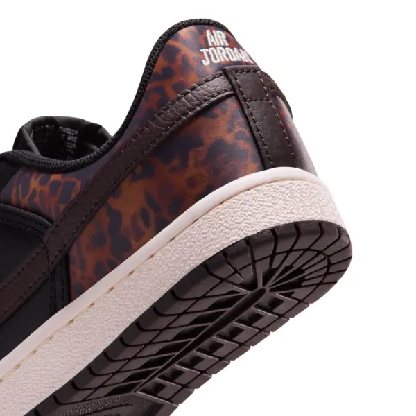JORDAN Air Skyline Low Shoes