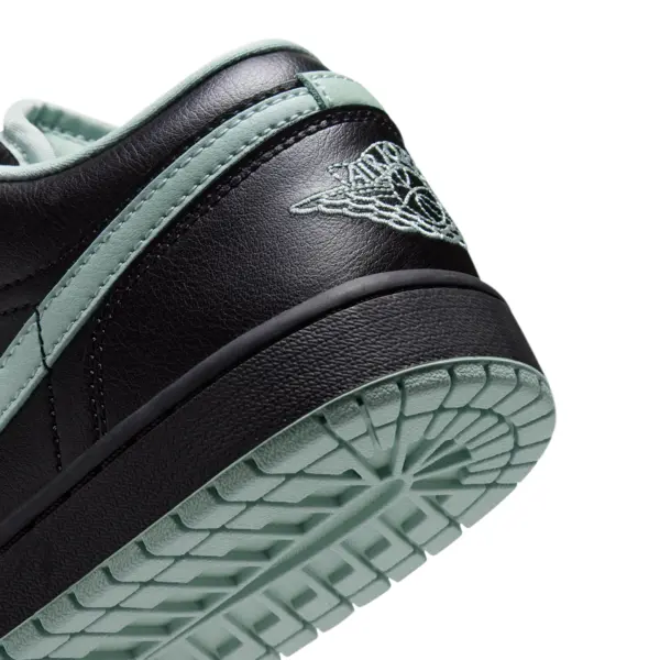 JORDAN Air 1 Low Shoes