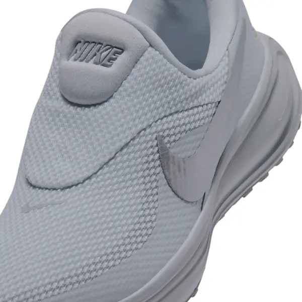 Nike Revolution Easyon Road Running Shoes