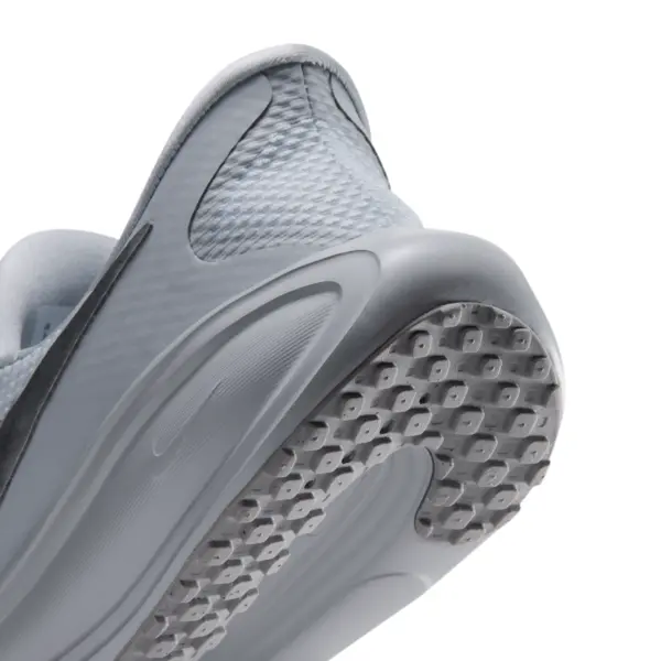 Nike Revolution Easyon Road Running Shoes