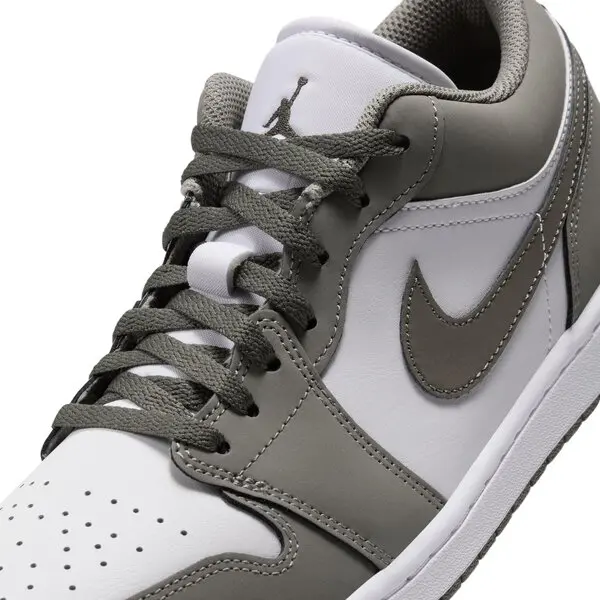Nike Colorblock Low Top Sneaker - No