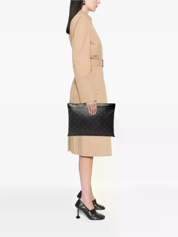 LOUIS VUITTON 2019 Monogram Eclipse Discovery Pochette Gm Clutch Bag