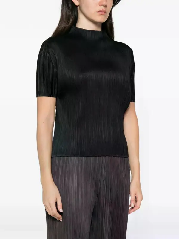 Issey Miyake Plissé-effect T-shirt - Black