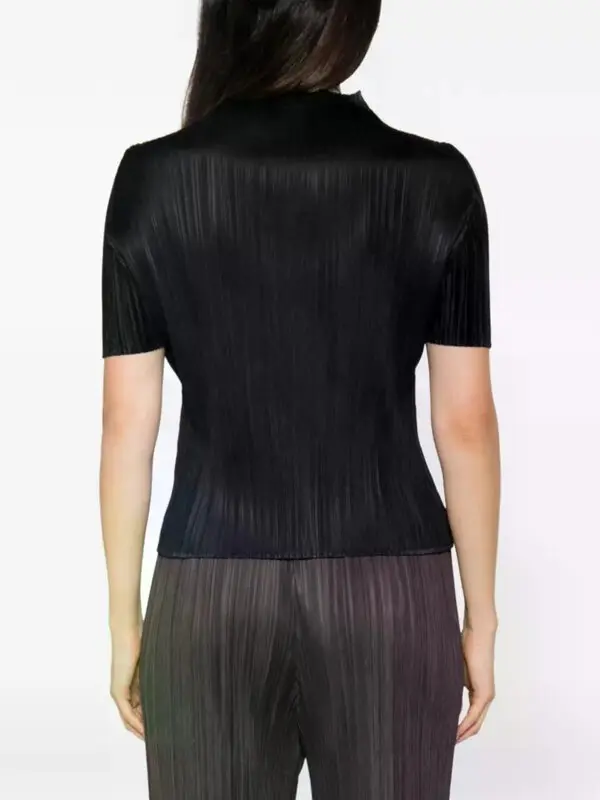 Issey Miyake Plissé-effect T-shirt - Black