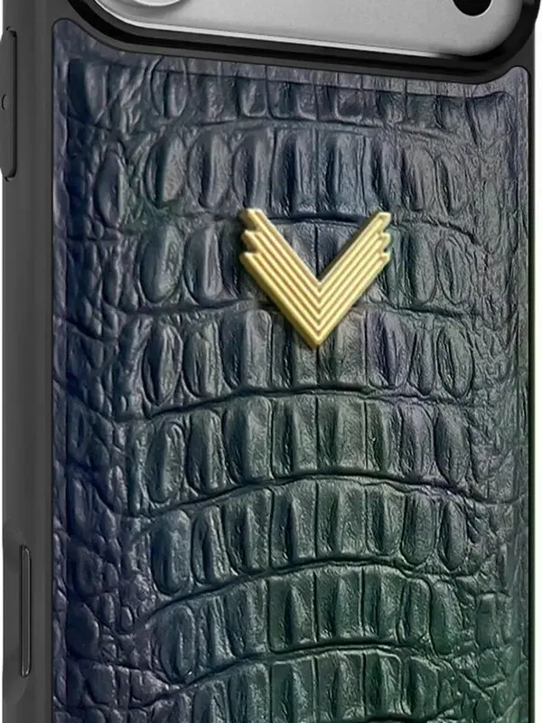 VELANTE Alligator-effect Leather Phone Case