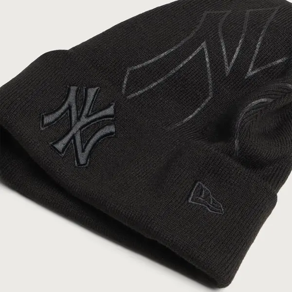 New Era New York Yankees Oversize Logo Beanie Hat