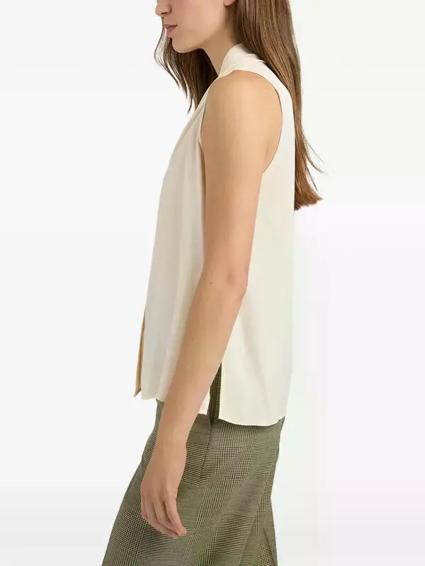Momoni Kiri Pleated V-neck Top