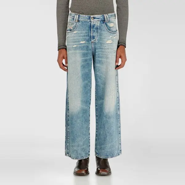 DIESEL® Relaxed Jeans High Waist 1982 D-hakou, Light Button Fly - Blue