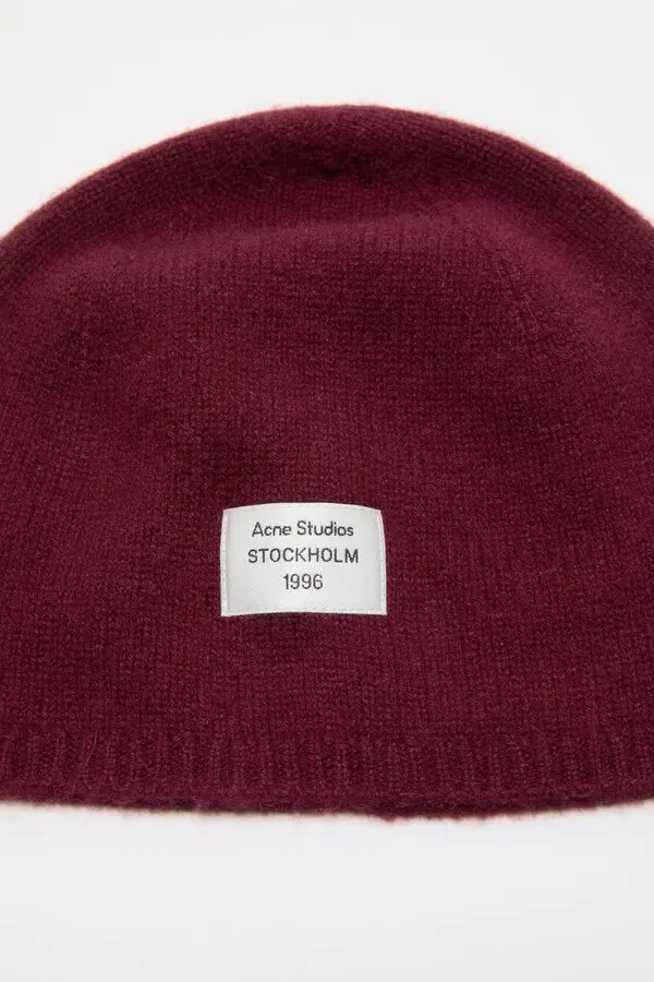 Acne Studios Cashmere Beanie With Logo - Deep Red