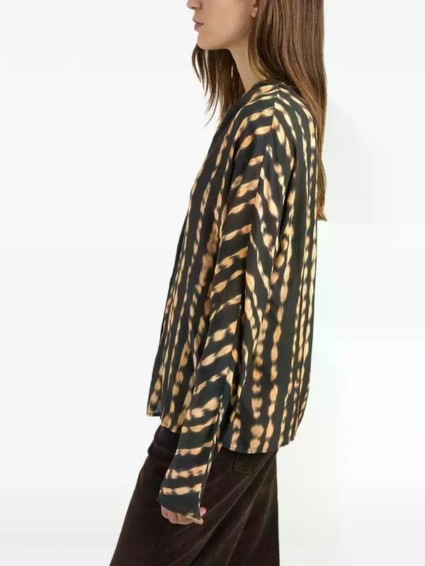 Momoni Dala V-neck Shirt