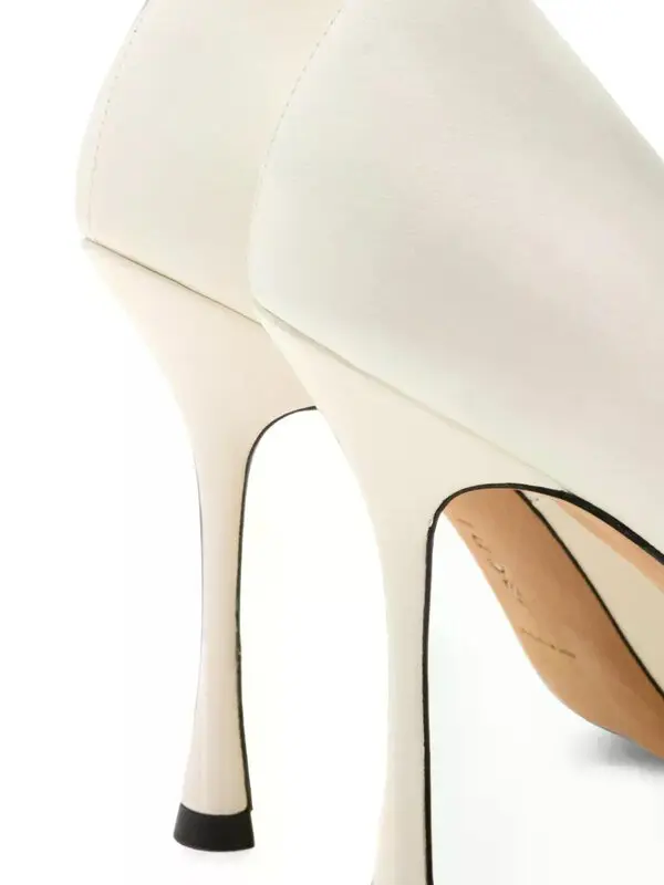 JUDE Kiss Pointed-toe Pumps