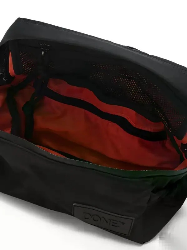 DONE! Logo-patch Wash Bag