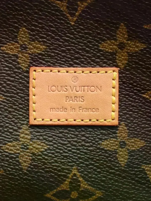 LOUIS VUITTON 2004 Monogram Saumur 30 Crossbody Bag