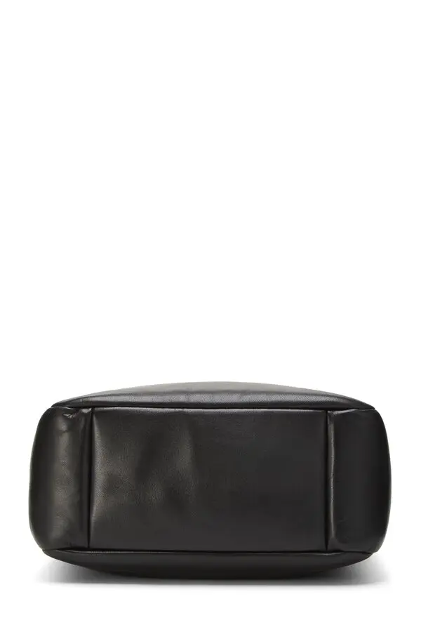 Saint Laurent Calfskin Le 5 À 7 Soft Hobo Bag - Black