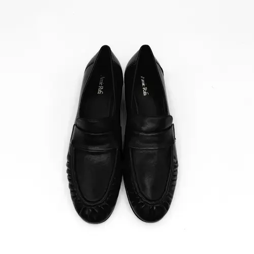 AMIE RAFA York Ruched Leather Loafers - Black