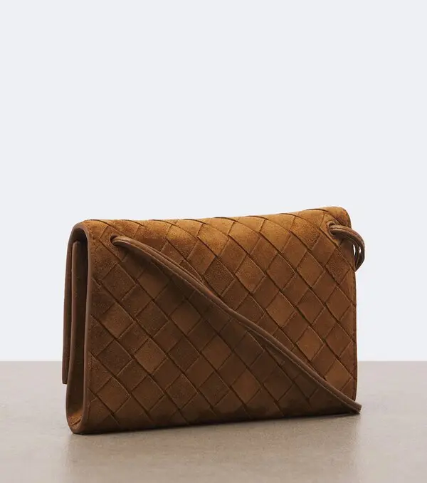Bottega Veneta Andiamo Intrecciato Suede Pouch With Strap - Brown