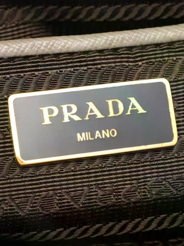 Prada 2010-2026 Saffiano Galleria Satchel