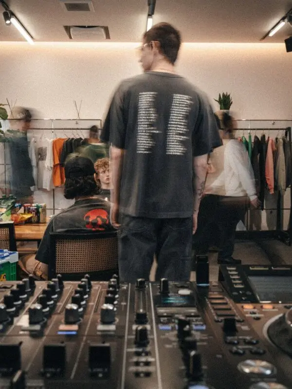SAINT MXXXXXX Living T-shirt