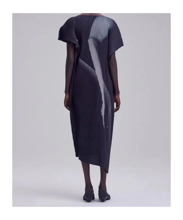 Issey Miyake Hands Of Lover Pleats