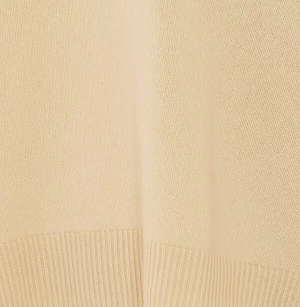 Soft Goat Round-neck Knitted Sweater