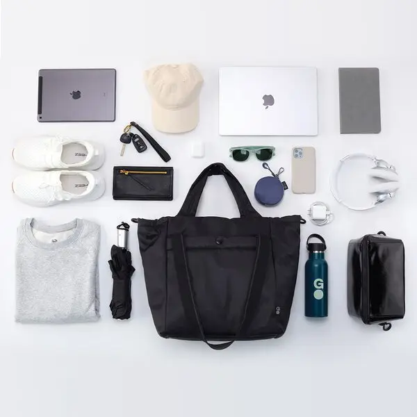 Hobo Places To Go Tote - Ocean Blue