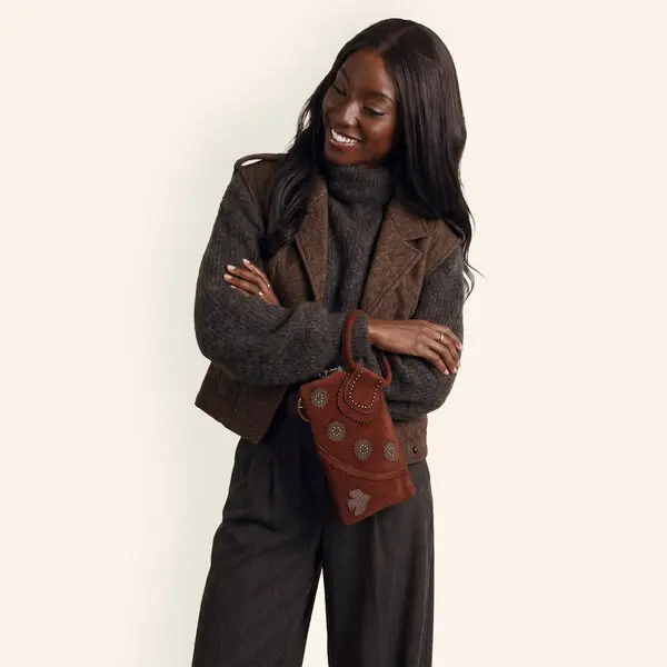 Hobo Sable Wristlet Wallet - Chocolate